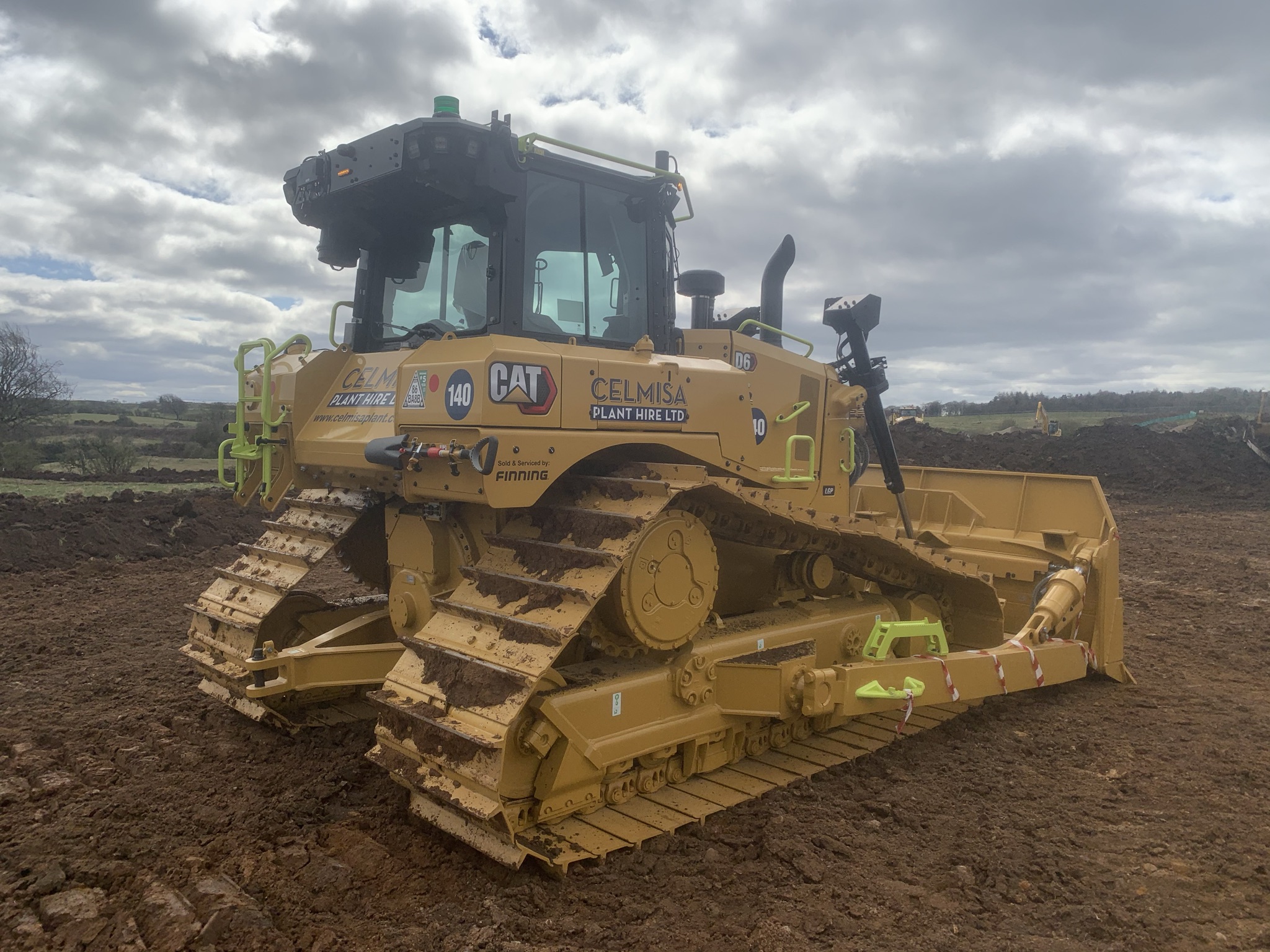 CAT D6 WITH TRIMBLE EARTHWORKS - Celmisa Plant Hire